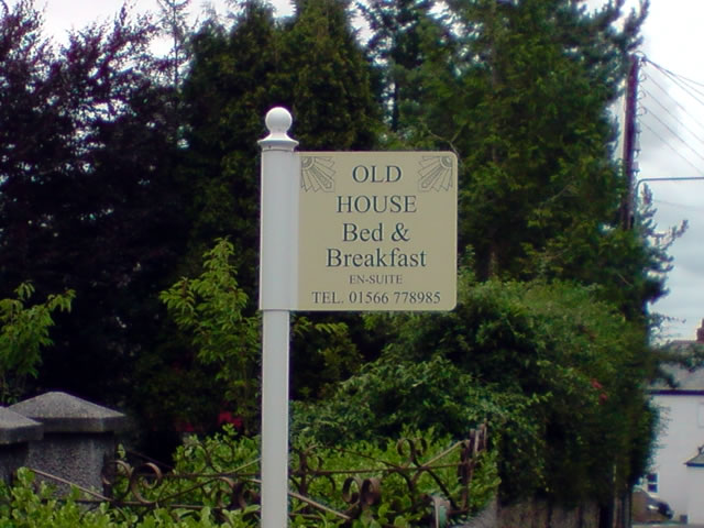 Rainbow Signs & Graphics Photo Gallery / Old House B&B.jpg